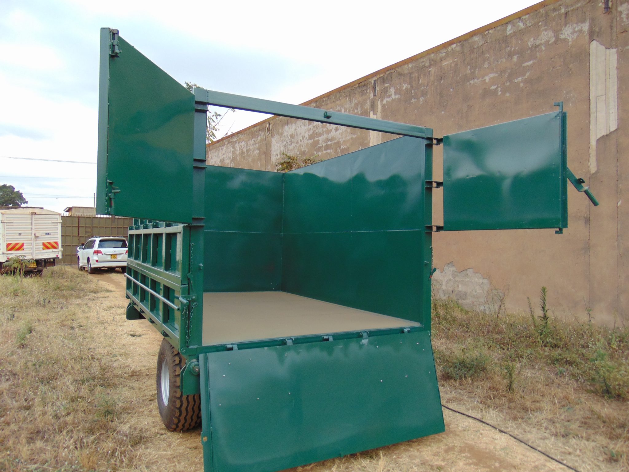 4.5 Ton Side Tipping Silage Trailer - Tippers And Trailers Ltd
