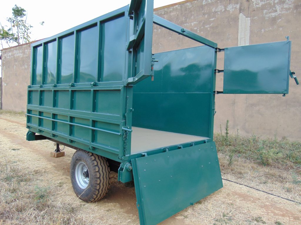 4.5 Ton Side Tipping Silage Trailer - Tippers And Trailers Ltd